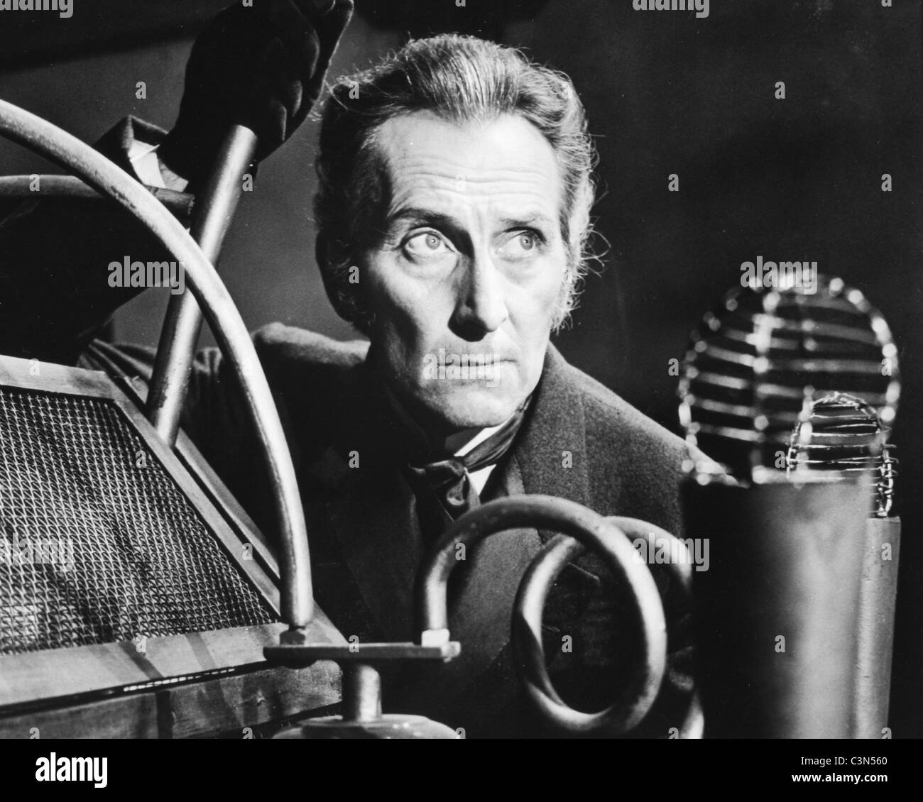 Horror film actor peter cushing hi-res stock photography and images - Alamy