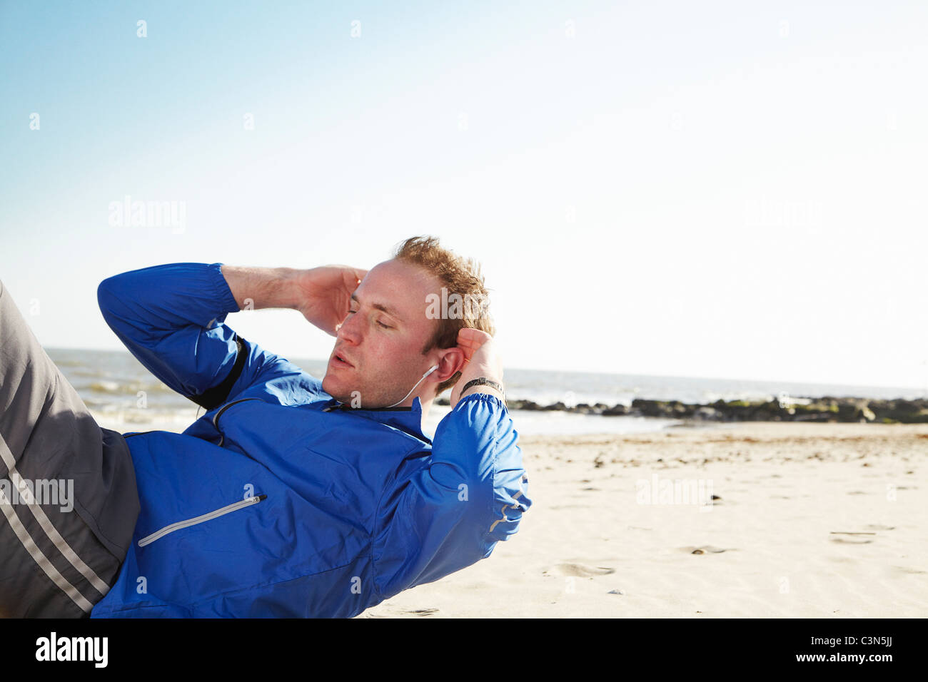Beach sit hi-res stock photography and images - Alamy