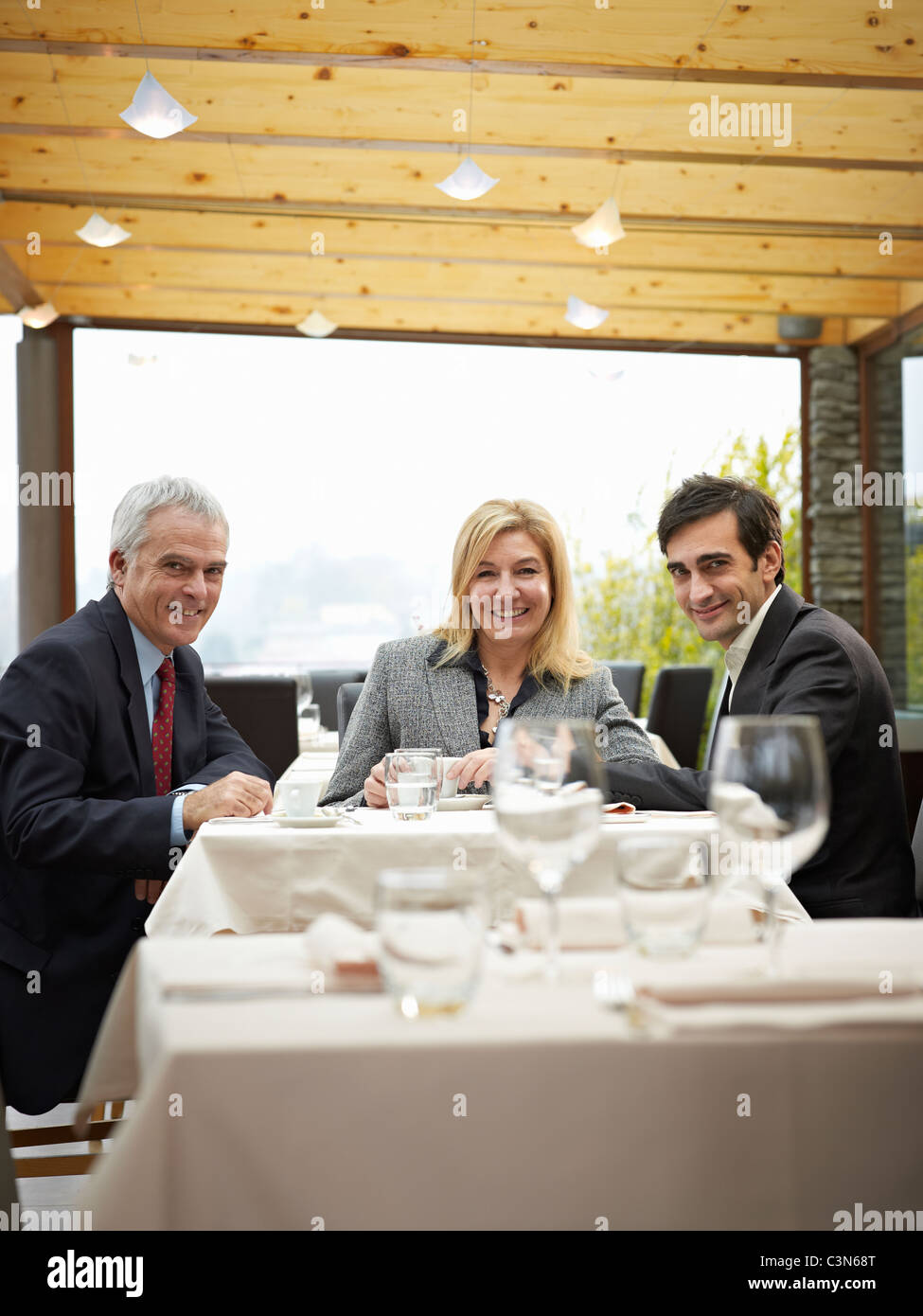 Business luncheon hi-res stock photography and images - Alamy