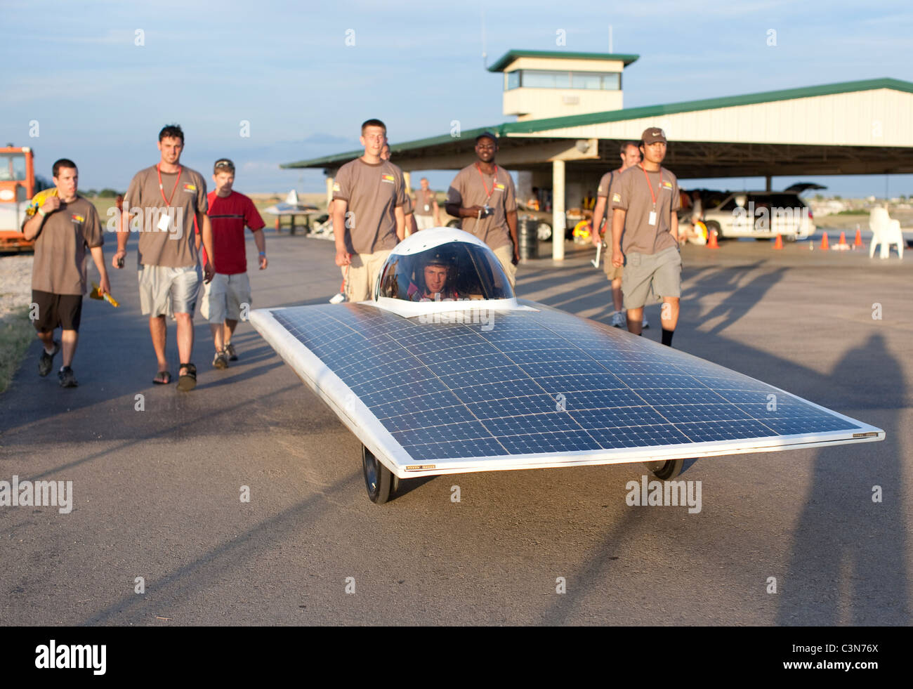 Solar power car hi-res stock photography and images - Alamy