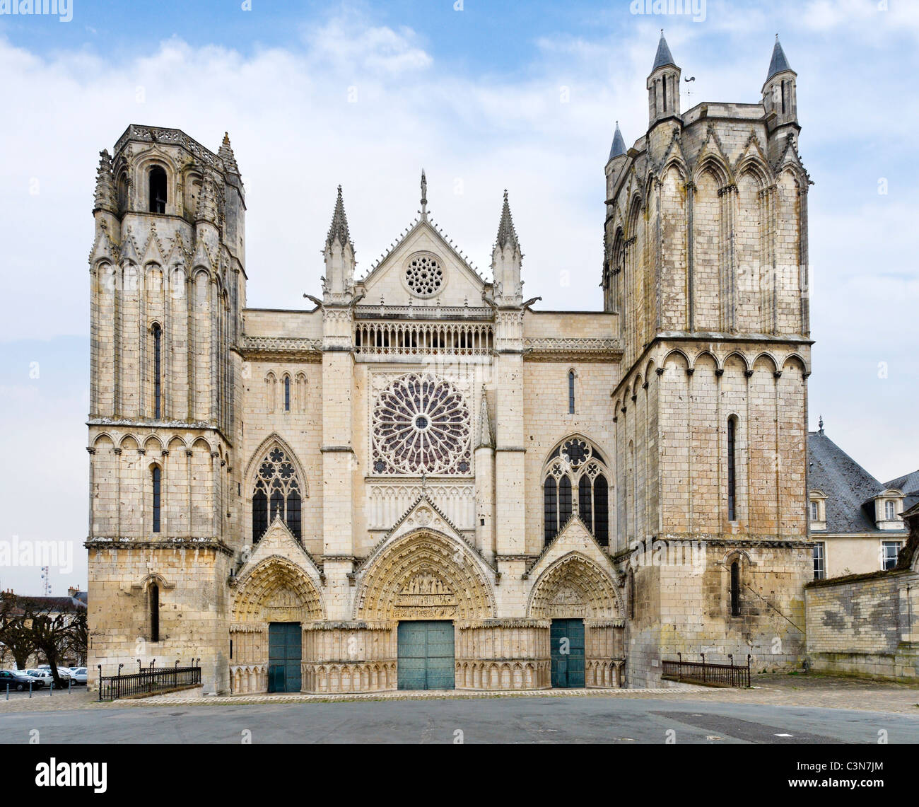 Poitiers Cathedral (Cathedrale Saint Pierre de Poitiers), Poitiers ...