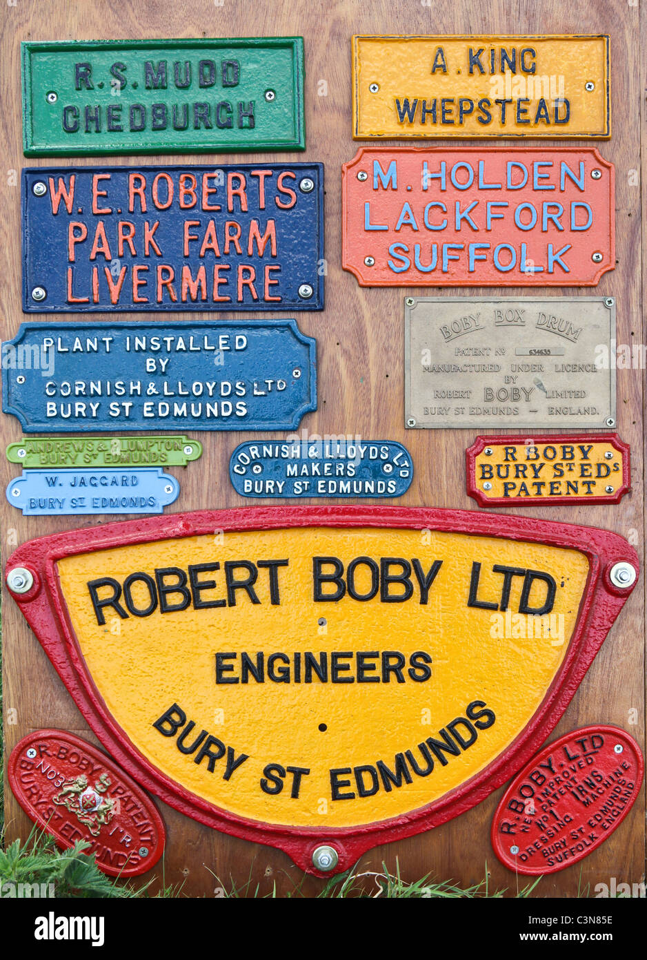 Metal signs hi-res stock photography and images - Alamy