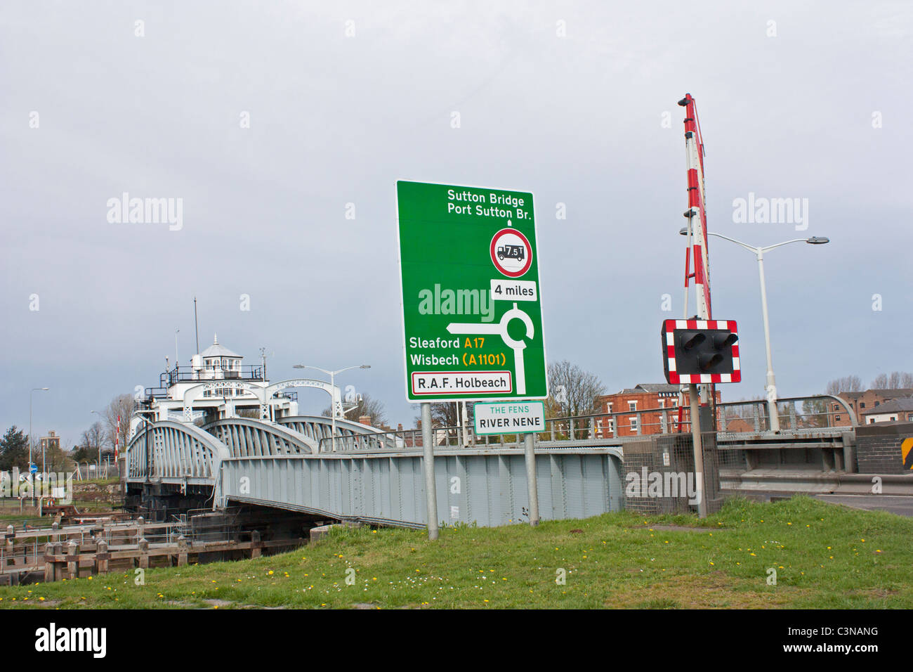 Sutton bridge swing bridge lincolnshire hi-res stock photography and ...