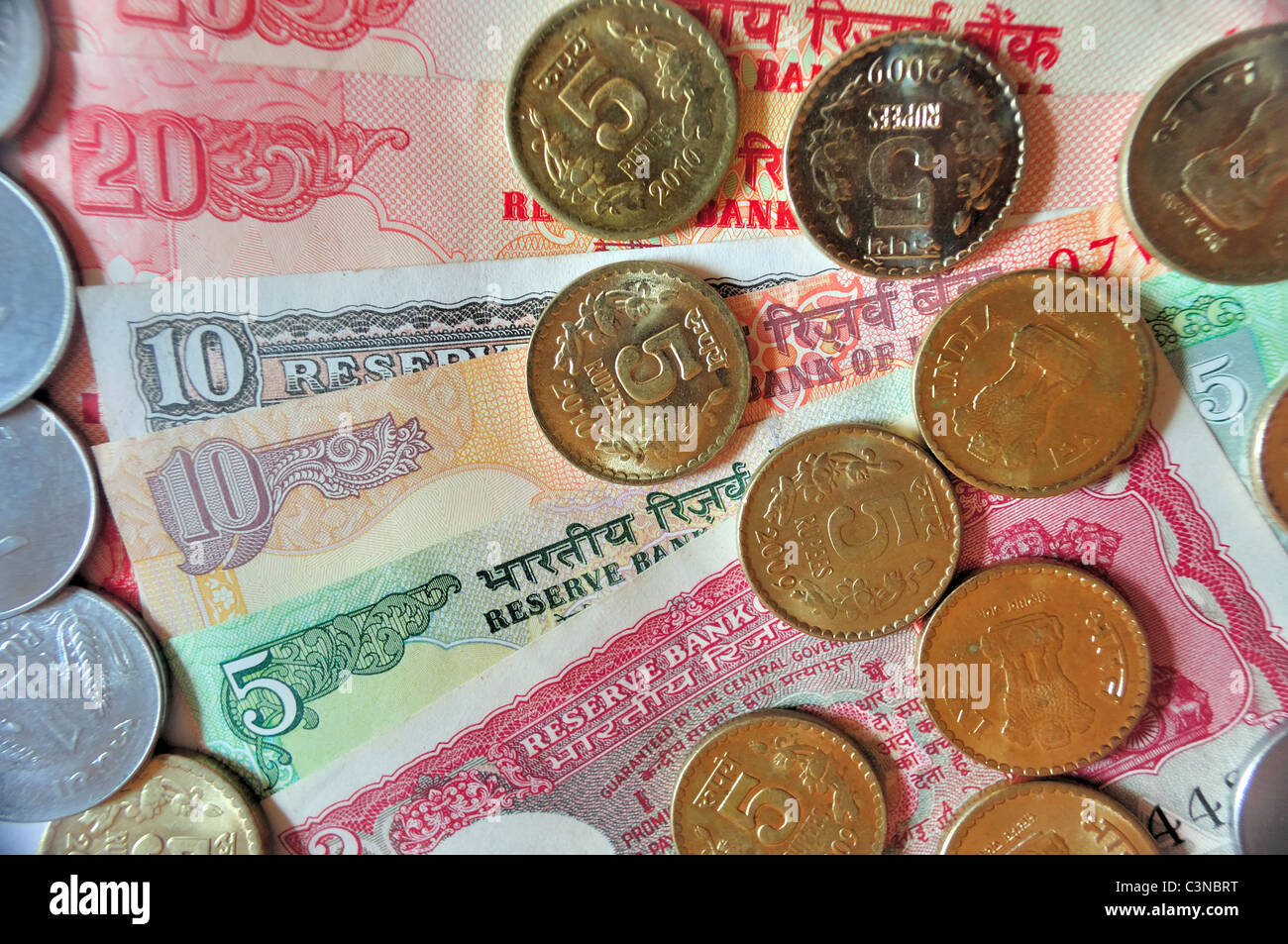 5 rupee note hi-res stock photography and images - Alamy