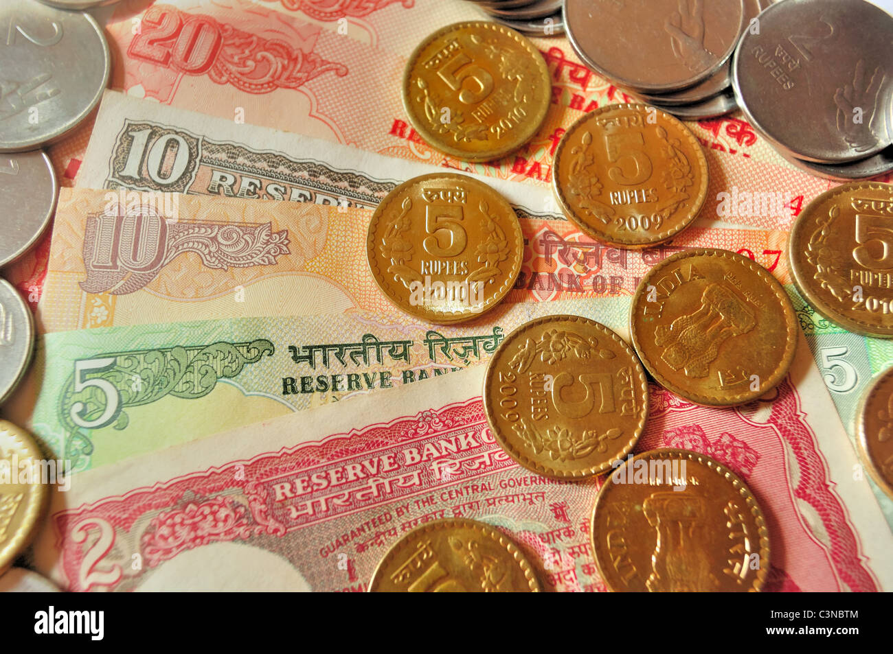 5 rupee note hi-res stock photography and images - Alamy