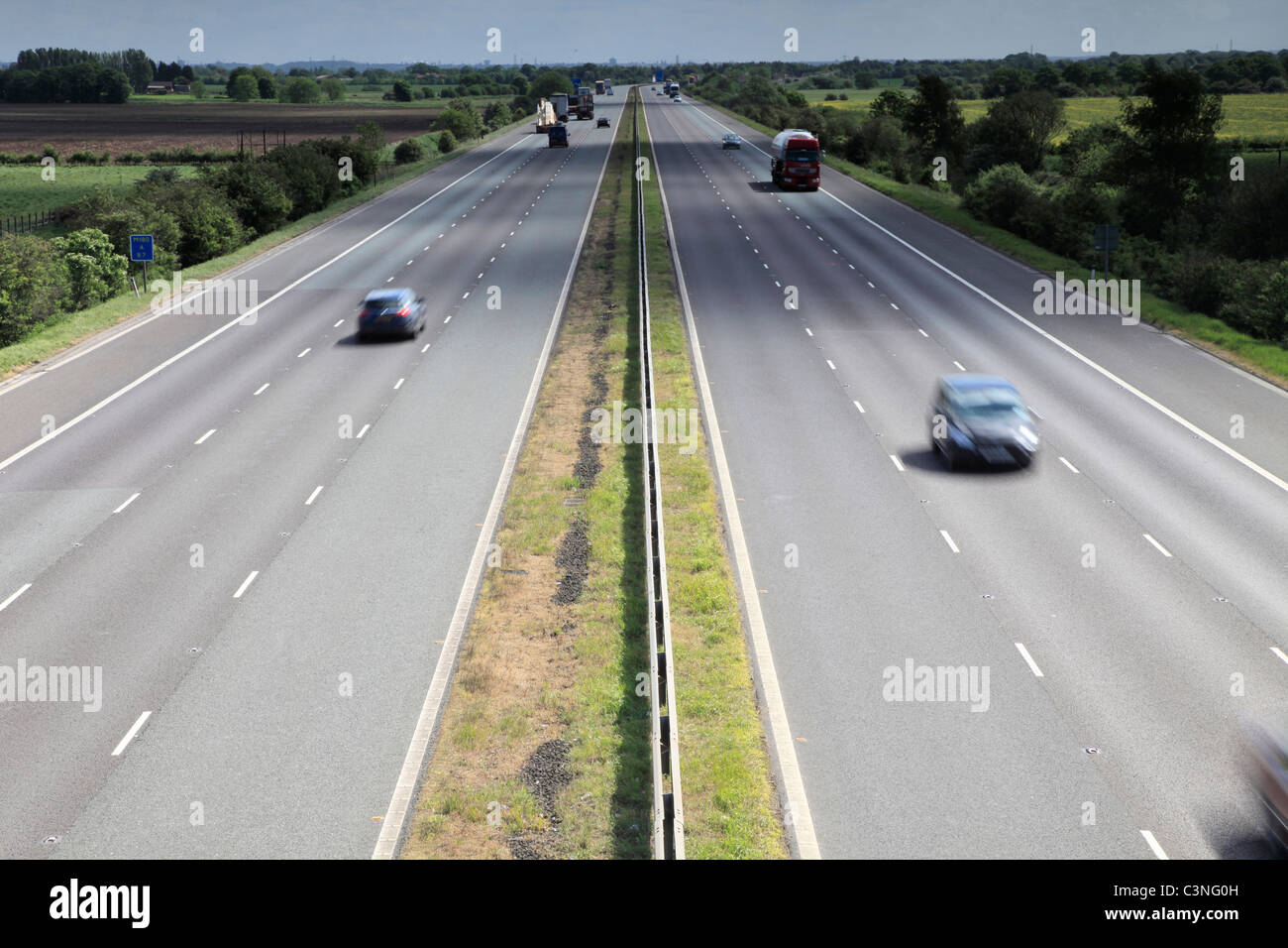 Central reservation motorway hi-res stock photography and images - Alamy