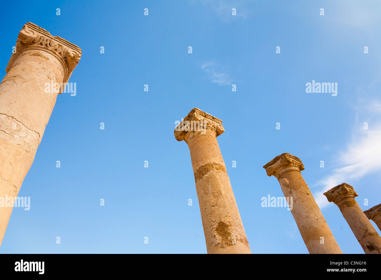 Roman pillars hi-res stock photography and images - Alamy
