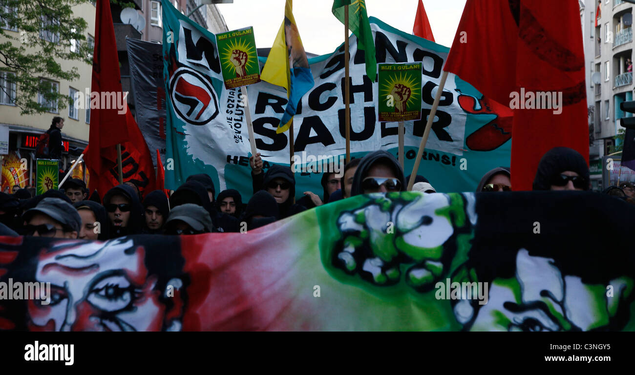 Extreme left wing hi-res stock photography and images - Alamy