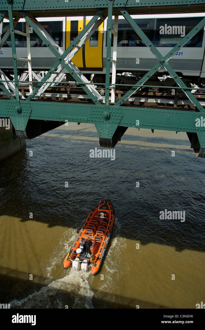 Rib speedboat thames hi-res stock photography and images - Alamy