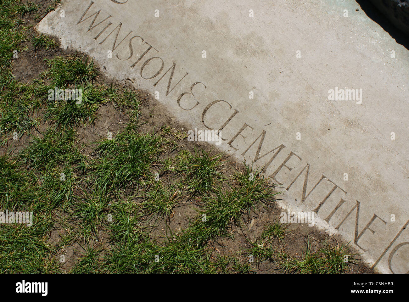 Winston churchills statue hi-res stock photography and images - Alamy