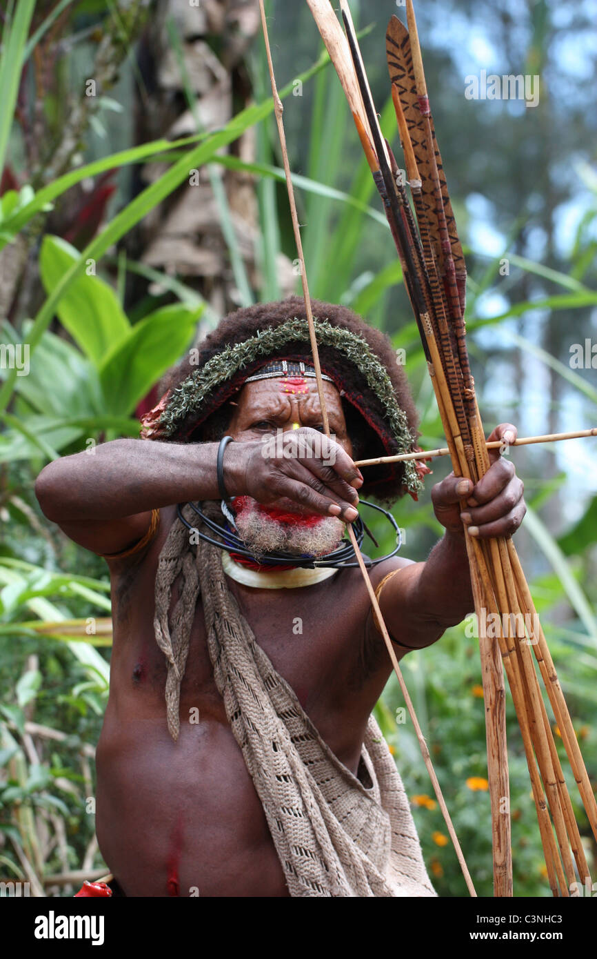 Huli culture hi-res stock photography and images - Alamy