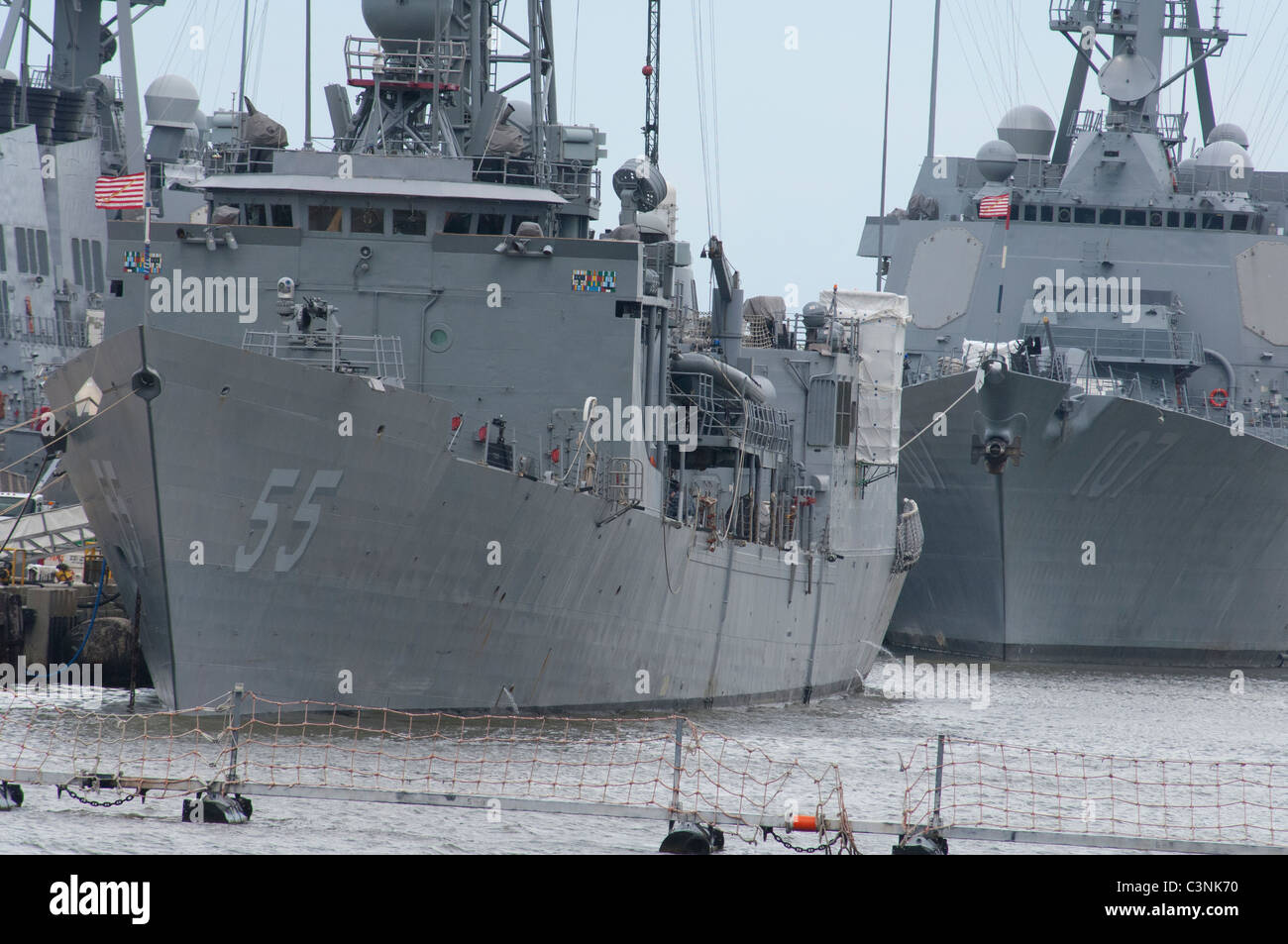 Us naval destroyer hi-res stock photography and images - Alamy