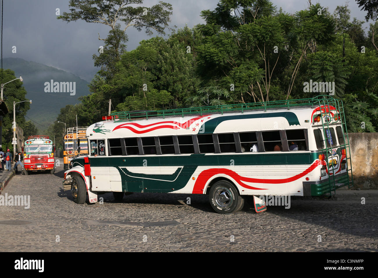 Early morning buses on 1 Calle Poniente Stock Photo - Alamy
