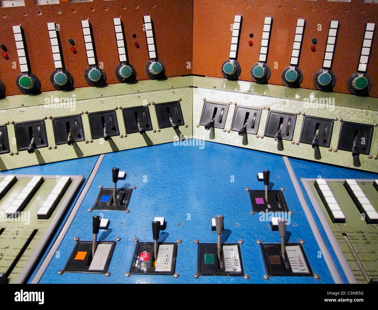 Outdated Computers High Resolution Stock Photography and Images - Alamy