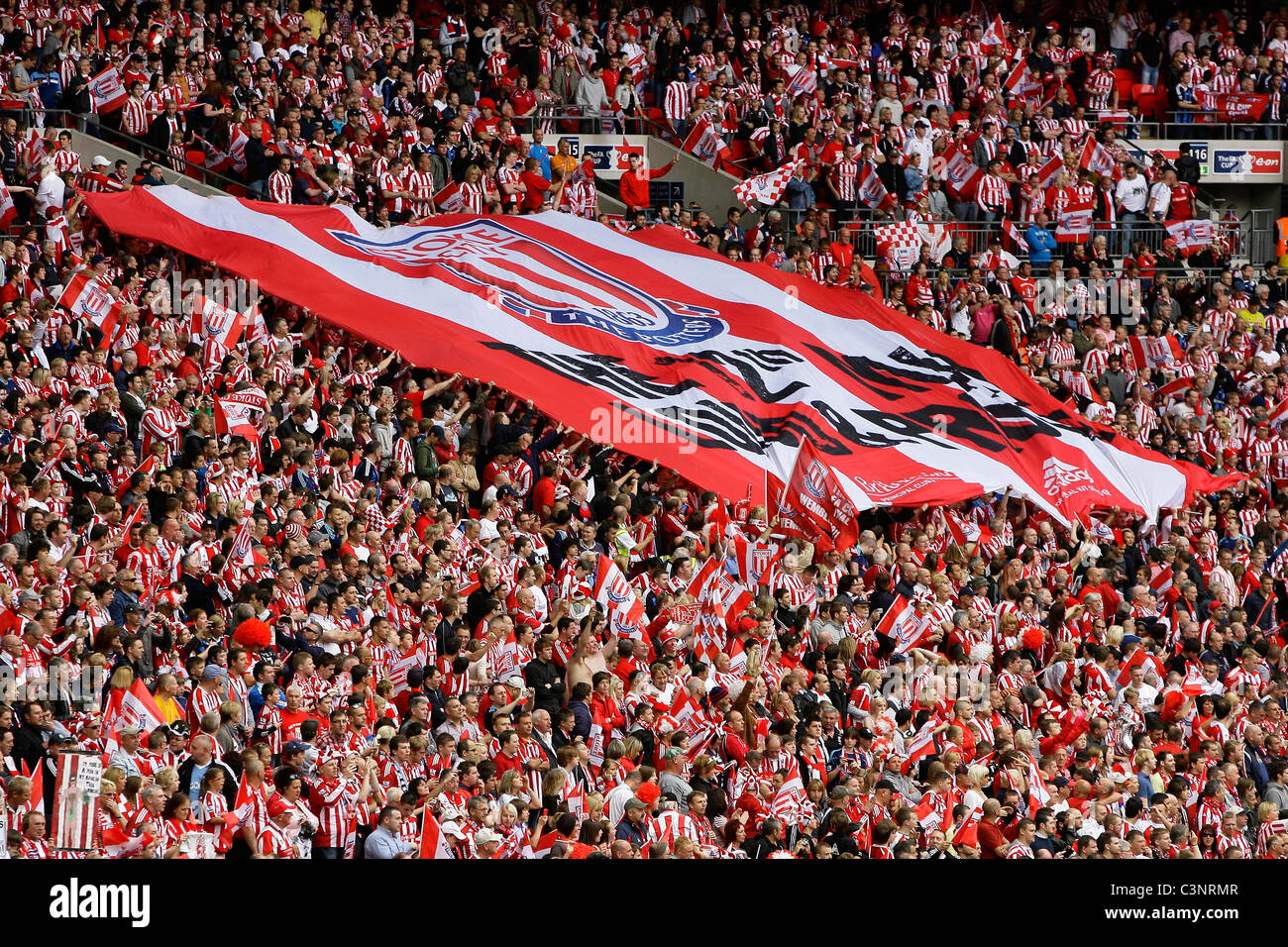 Football league cup scarf hi-res stock photography and images - Alamy