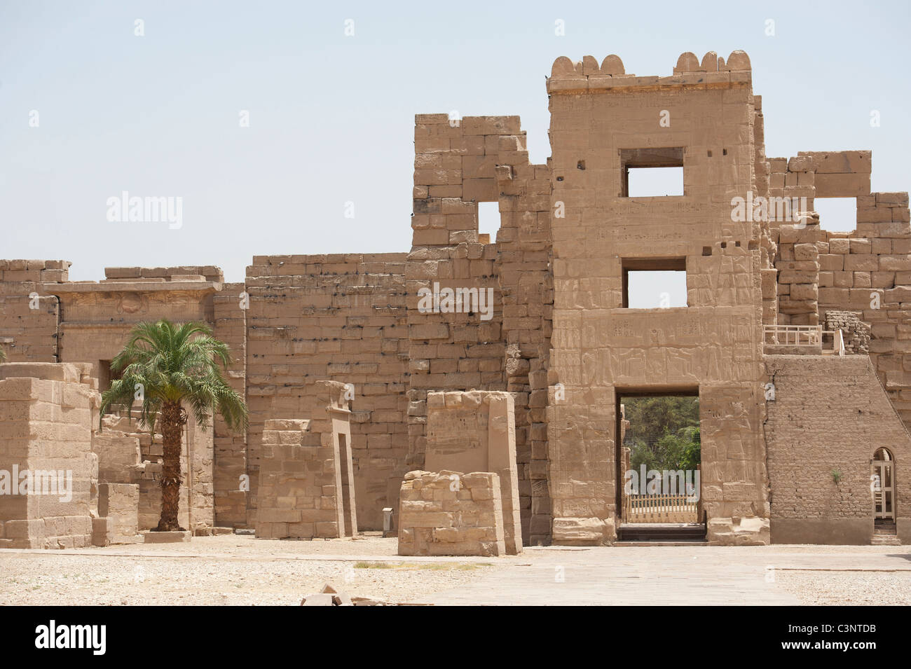 Ancient gate egypt hi-res stock photography and images - Alamy