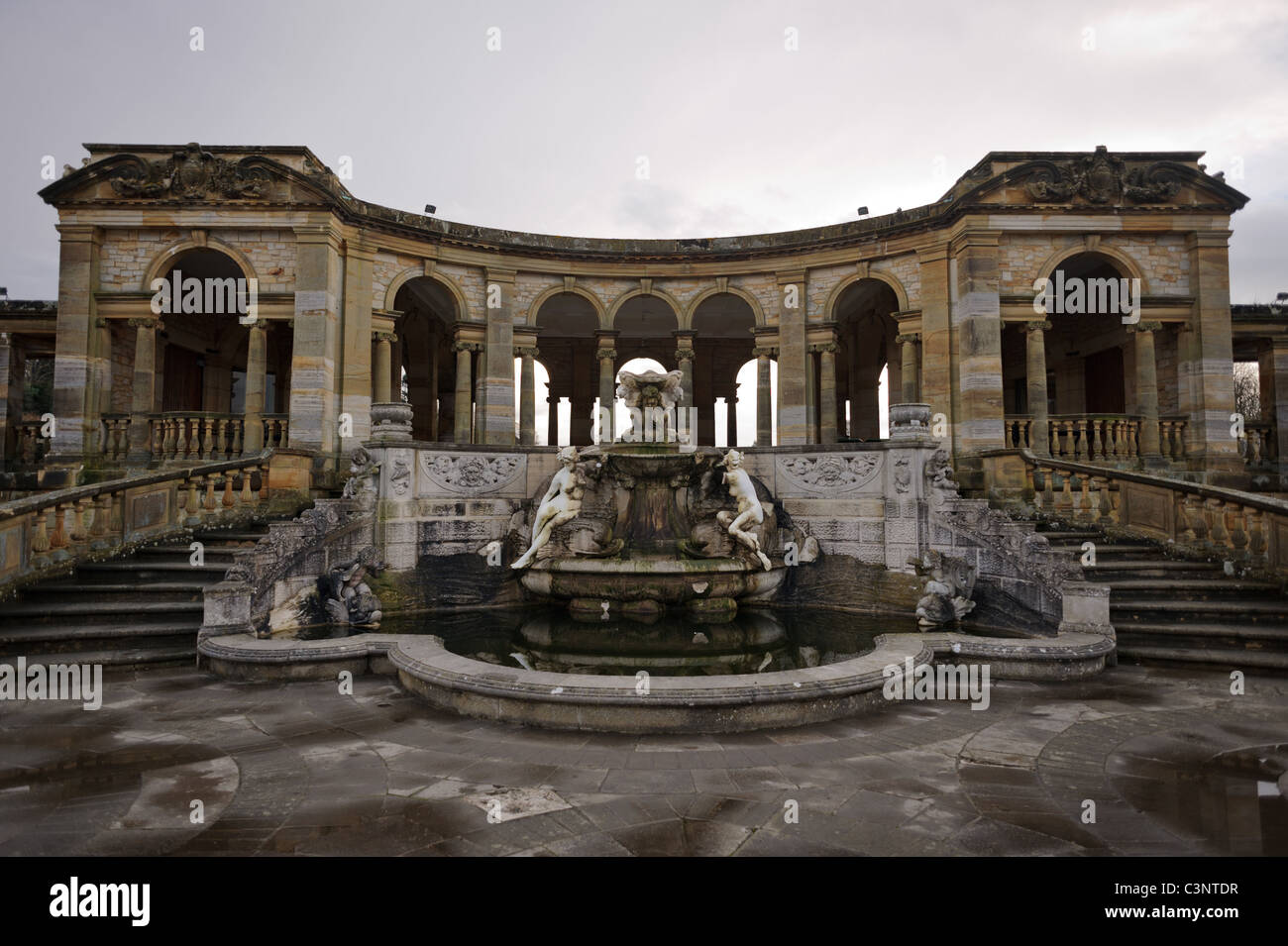 Monument lake hi-res stock photography and images - Alamy