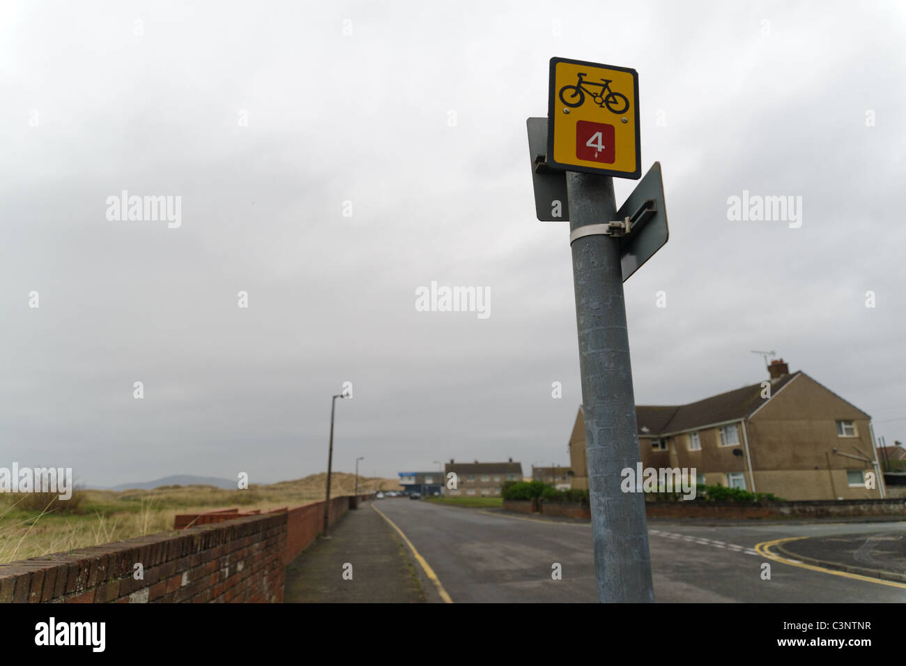 Cycling wales hi-res stock photography and images - Alamy