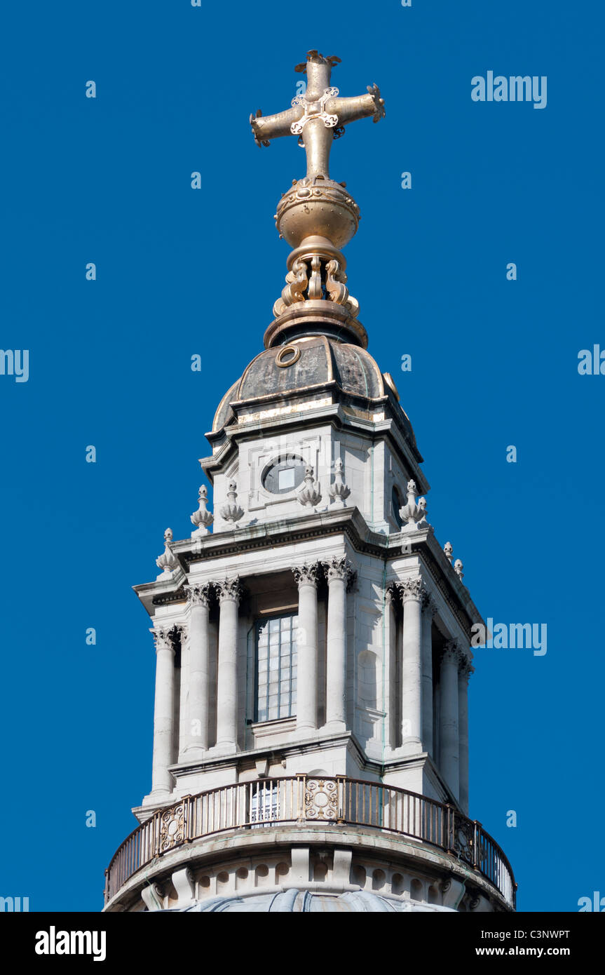 Cross at the top of St Paul's Cathedral in London,England Stock Photo ...