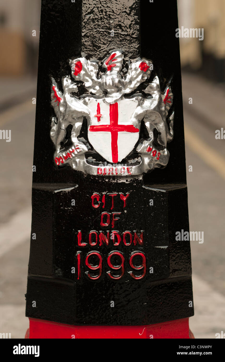 City of london bollard hi-res stock photography and images - Alamy