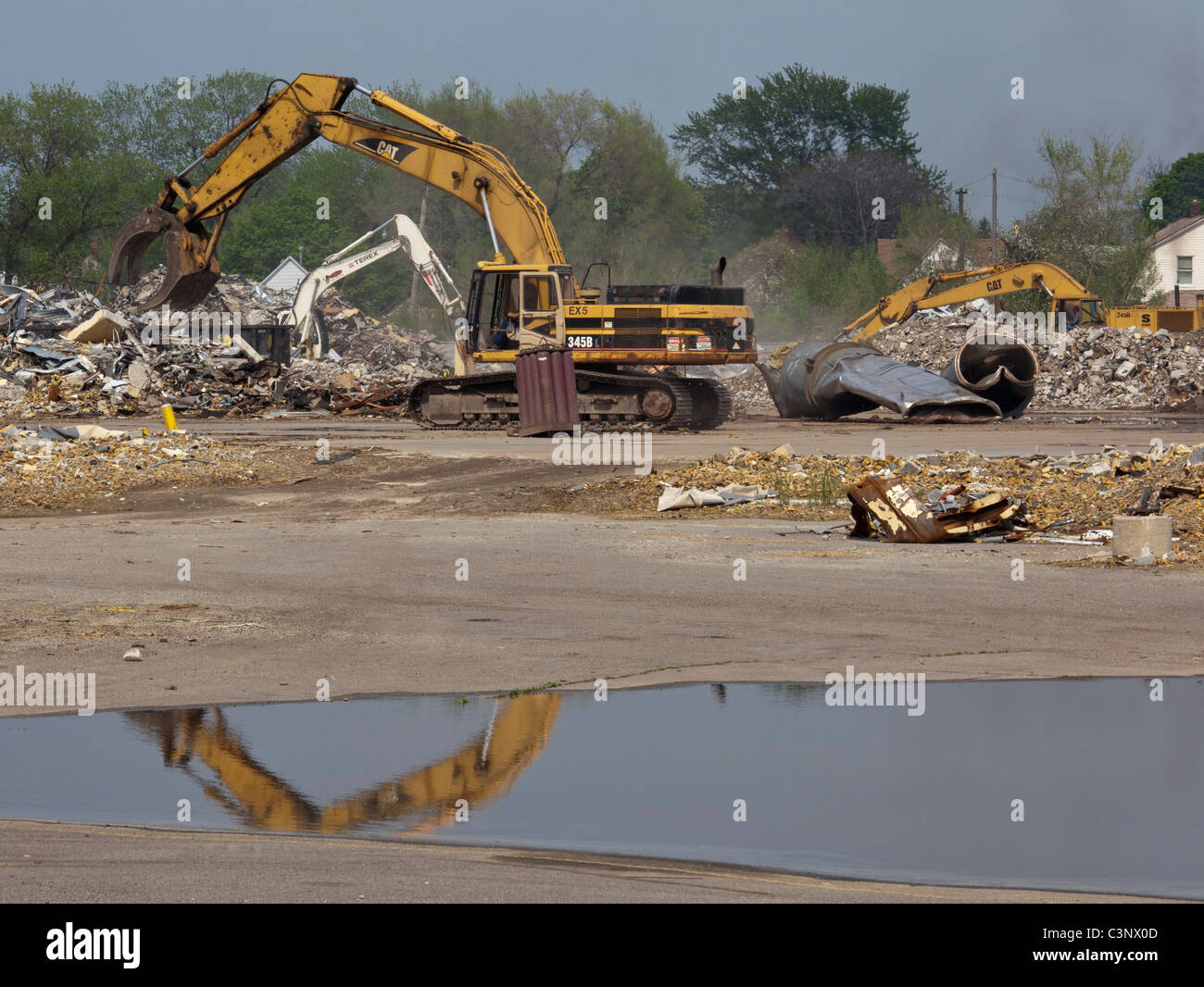 Demolition of factory america hi-res stock photography and images - Alamy