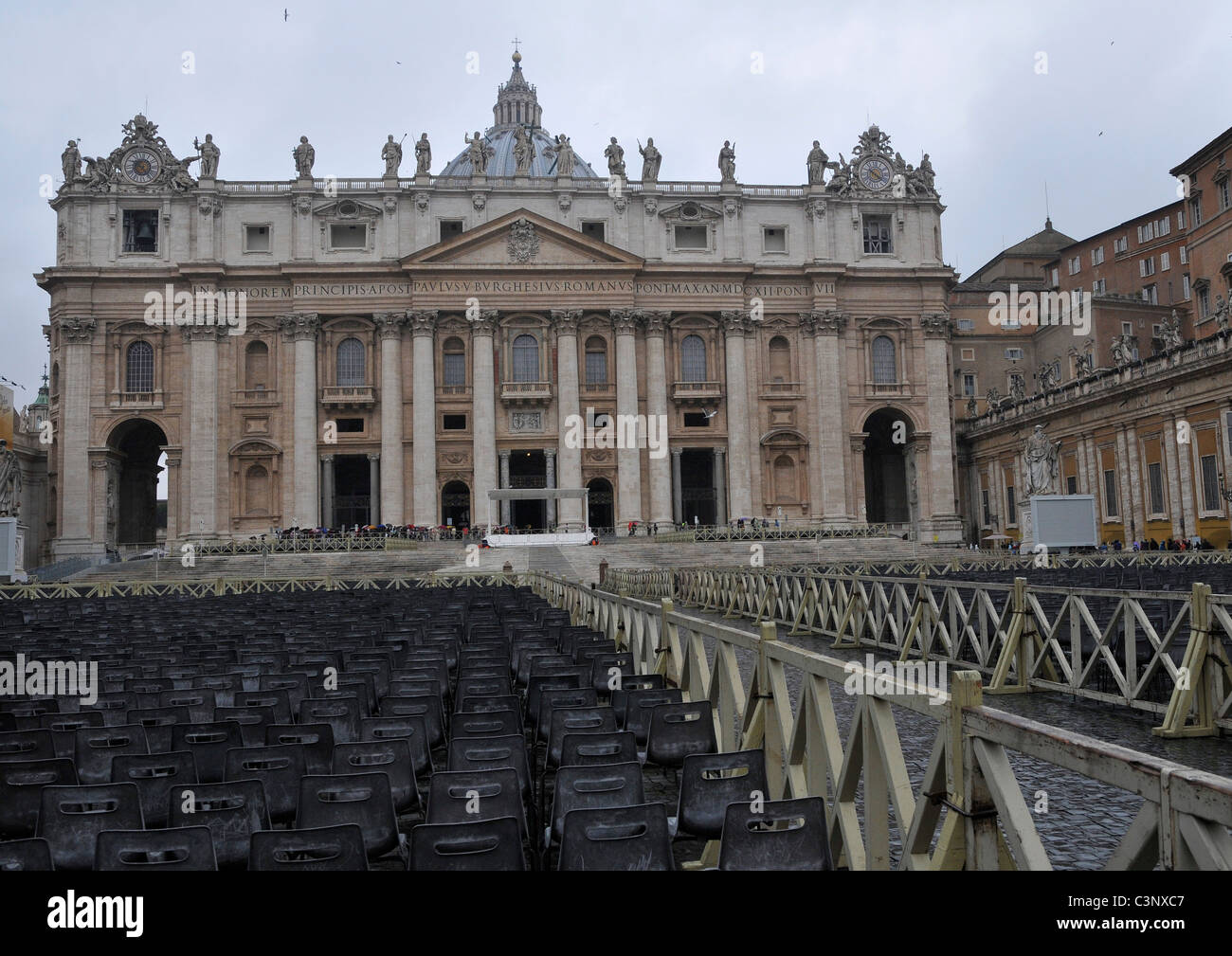 Empty vatican hi-res stock photography and images - Alamy