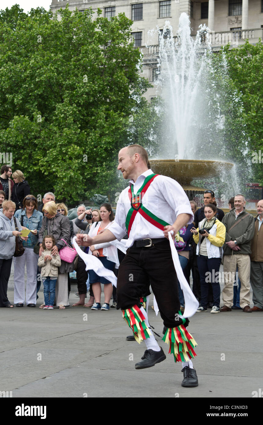 Folk dances hi-res stock photography and images - Alamy