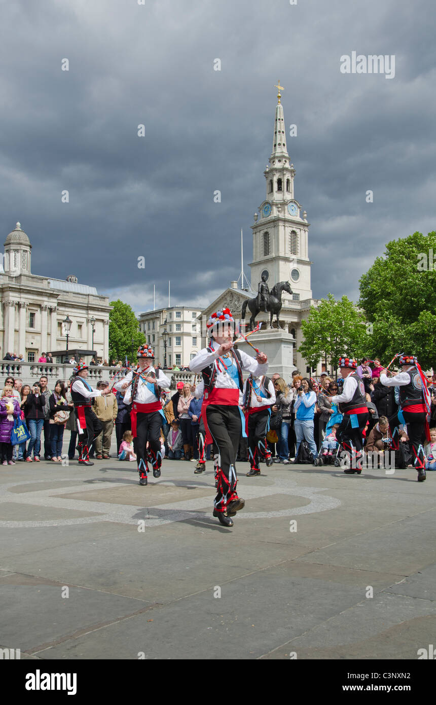 Folk dances hi-res stock photography and images - Alamy