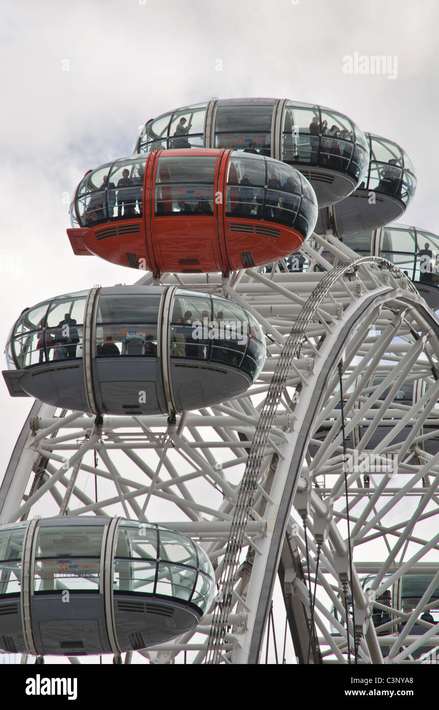 London Eye - details construction, Red capsule Stock Photo - Alamy