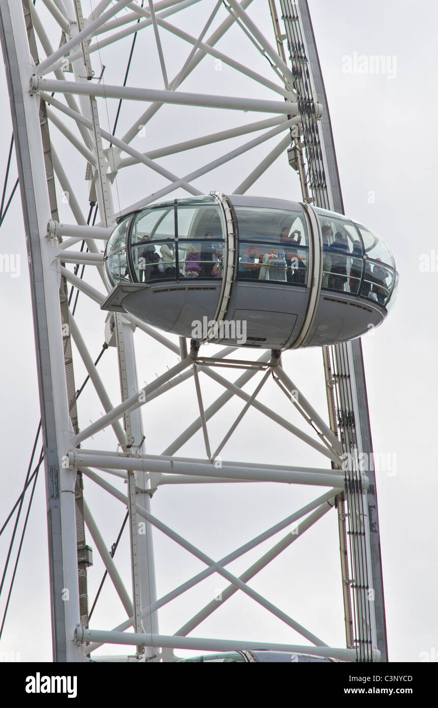 London Eye - details construction, capsule Stock Photo - Alamy