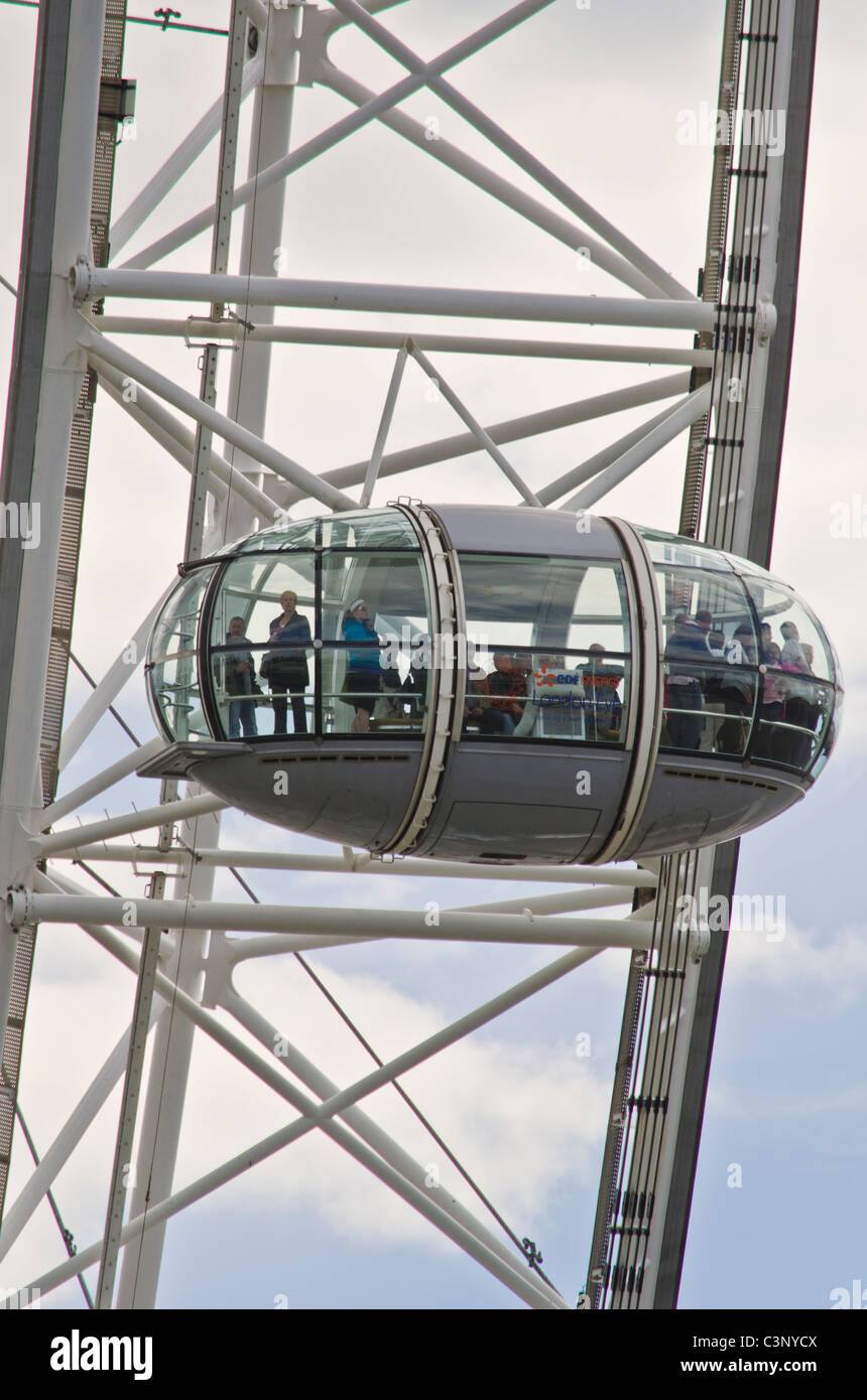 London Eye - details construction, capsule Stock Photo - Alamy