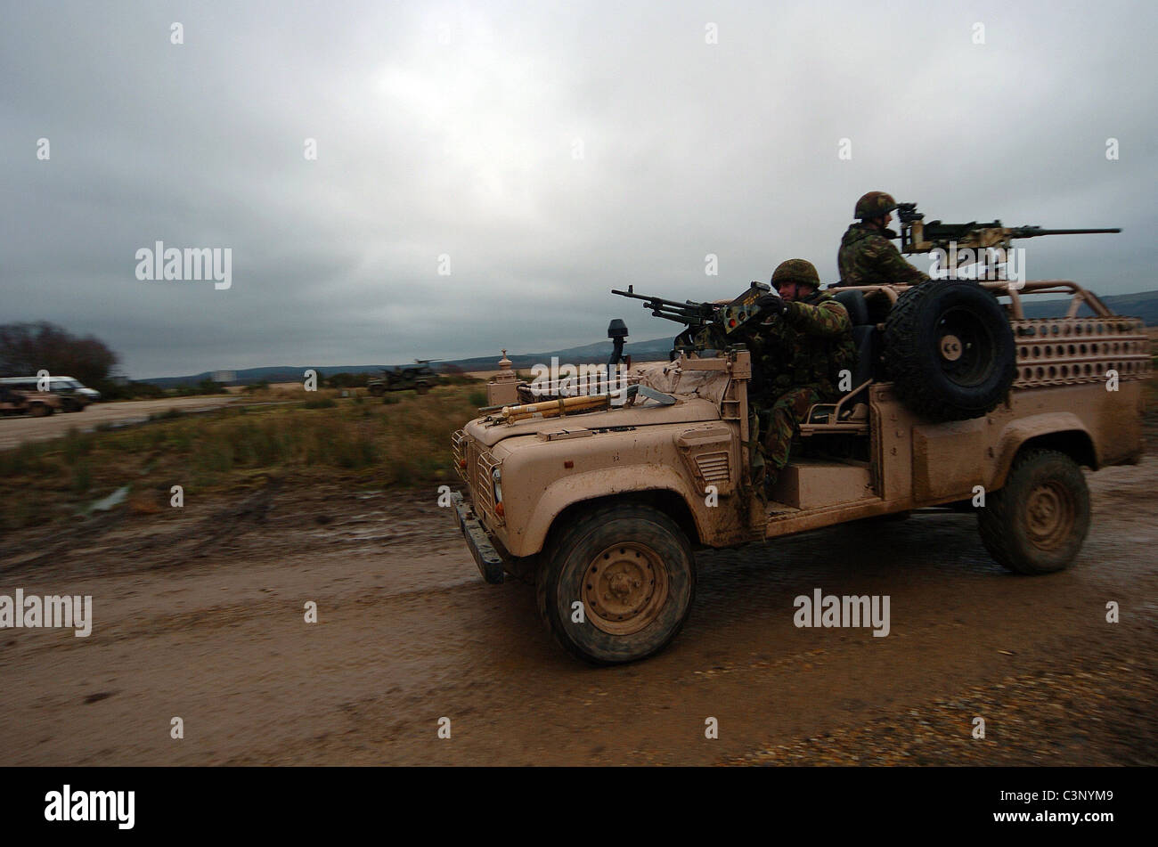 Pinkpanther land rover SAS desert long distance reconnaissance special ...