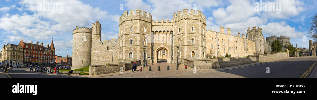 Panorama of Windsor Castle with Henry VIII Gateway, Windsor, Berkshire ...