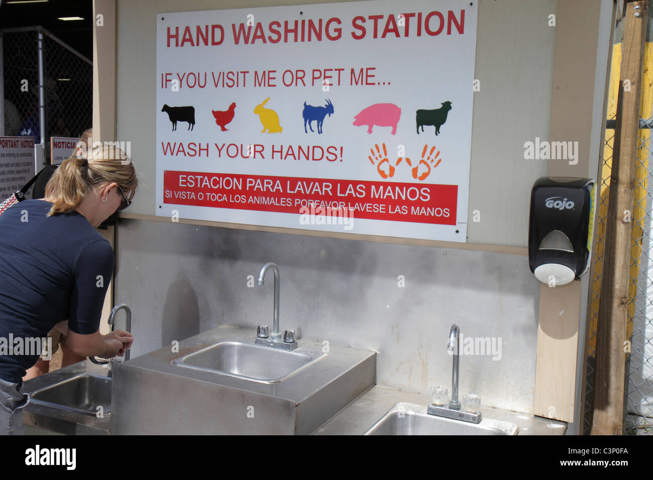 Hand washing station us hi-res stock photography and images - Alamy