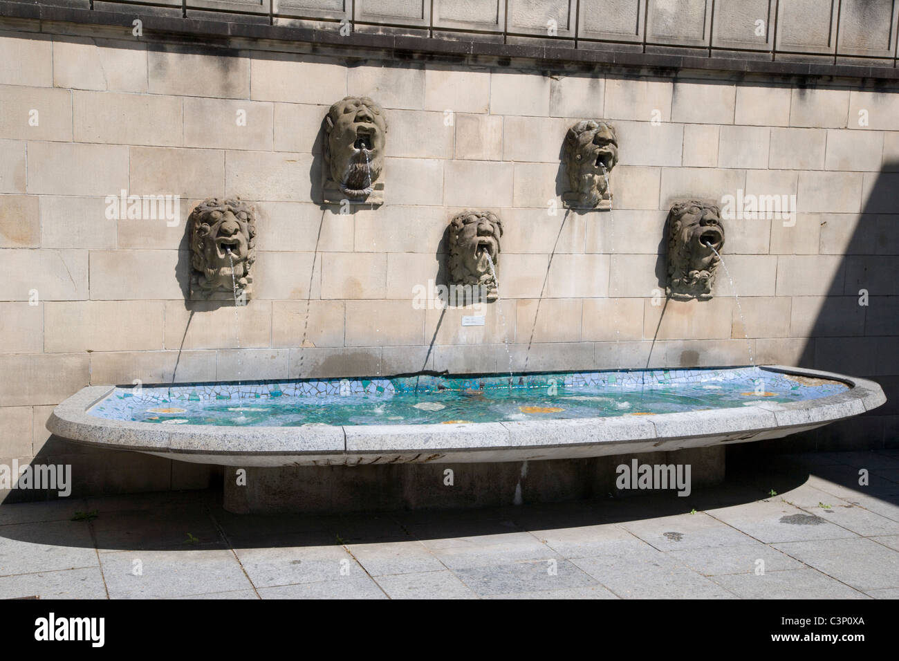 Ugly faces hi-res stock photography and images - Alamy