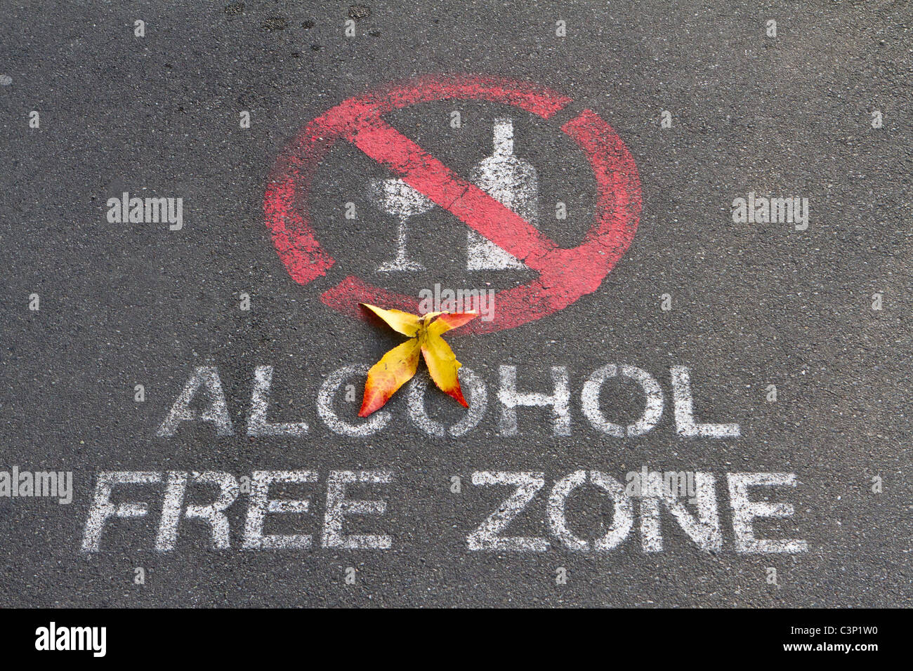 Alcohol free zone sign hi-res stock photography and images - Alamy