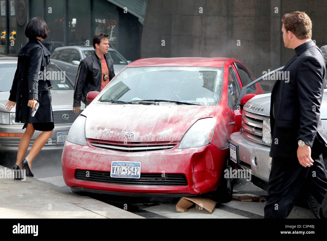 Mark Wahlberg (center) on the set of his new movie 'The Other Guys ...