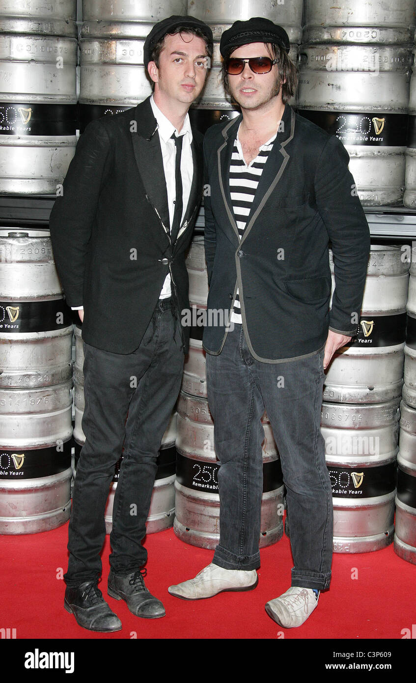 Gaz coombes danny goffey hi-res stock photography and images - Alamy