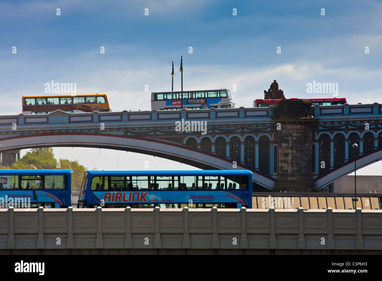 Coach bus coaches buses hi-res stock photography and images - Alamy