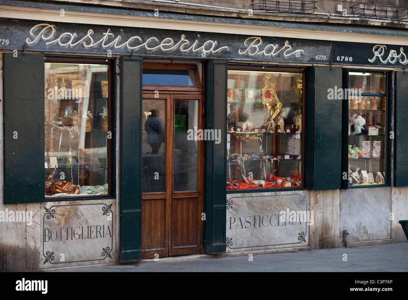 Venetian Shop Front High Resolution Stock Photography and Images - Alamy