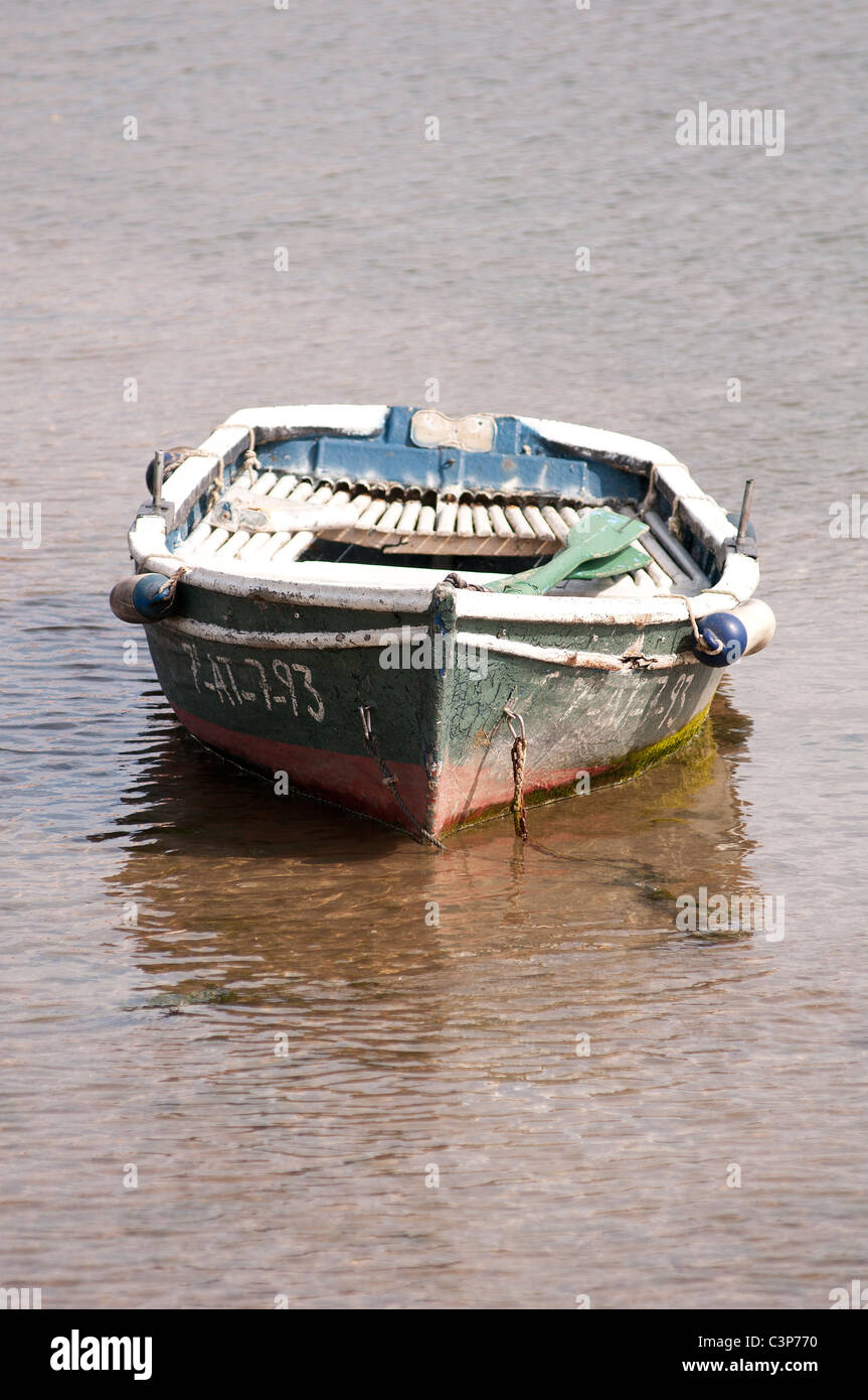 Empty boat hi-res stock photography and images - Alamy