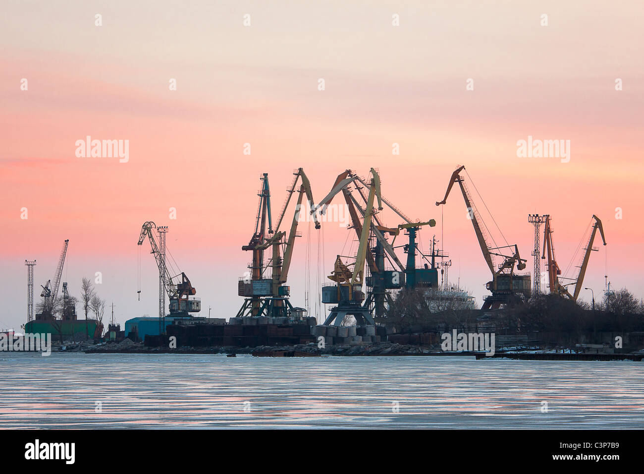 International Seaport High Resolution Stock Photography and Images - Alamy