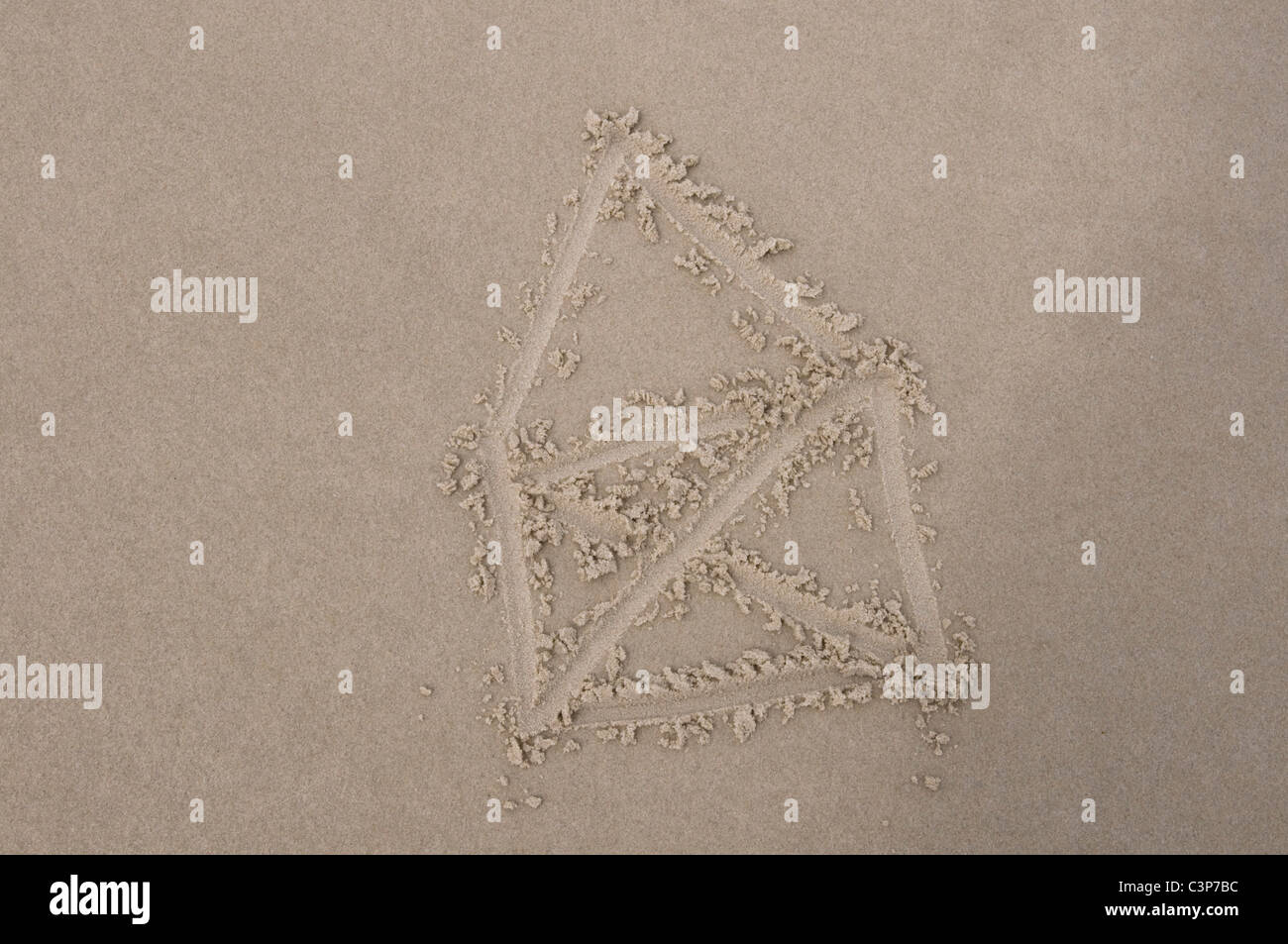 Drawing with sand hi-res stock photography and images - Alamy
