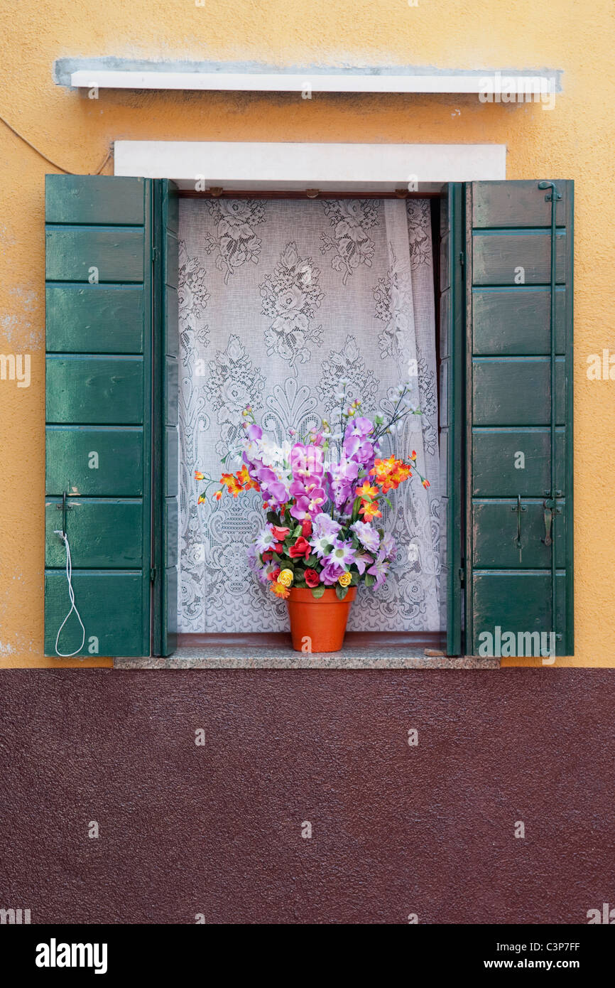 Italy, Venice, Bunch of flowers in flower pot Stock Photo - Alamy