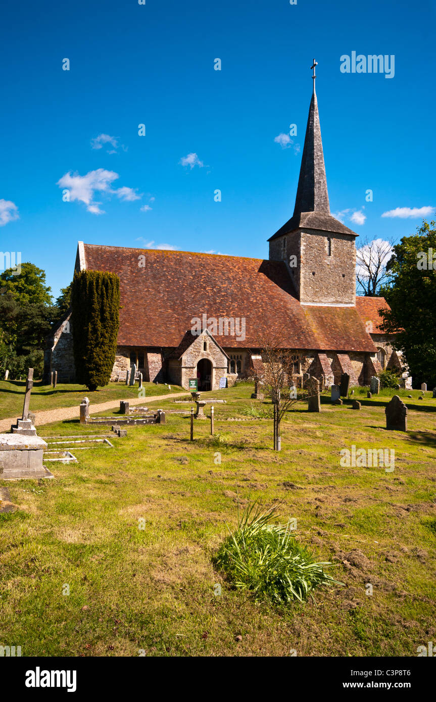 Village church england hi-res stock photography and images - Alamy