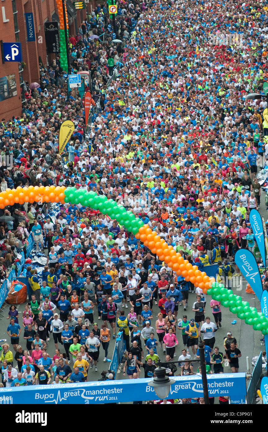 Thousands of participants at the start of the Bupa Great Manchester Run ...