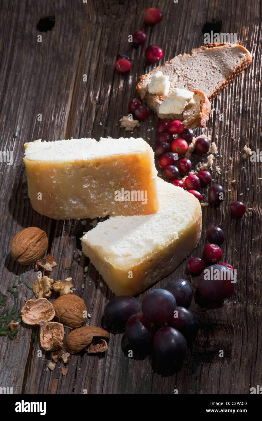 Austria, Salzburg, Radstaedter Cheese with walnuts and grapes, elevated ...