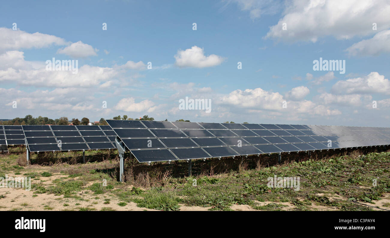 Germany, Bavaria, Penzing, Solar cells on solar plant Stock Photo - Alamy