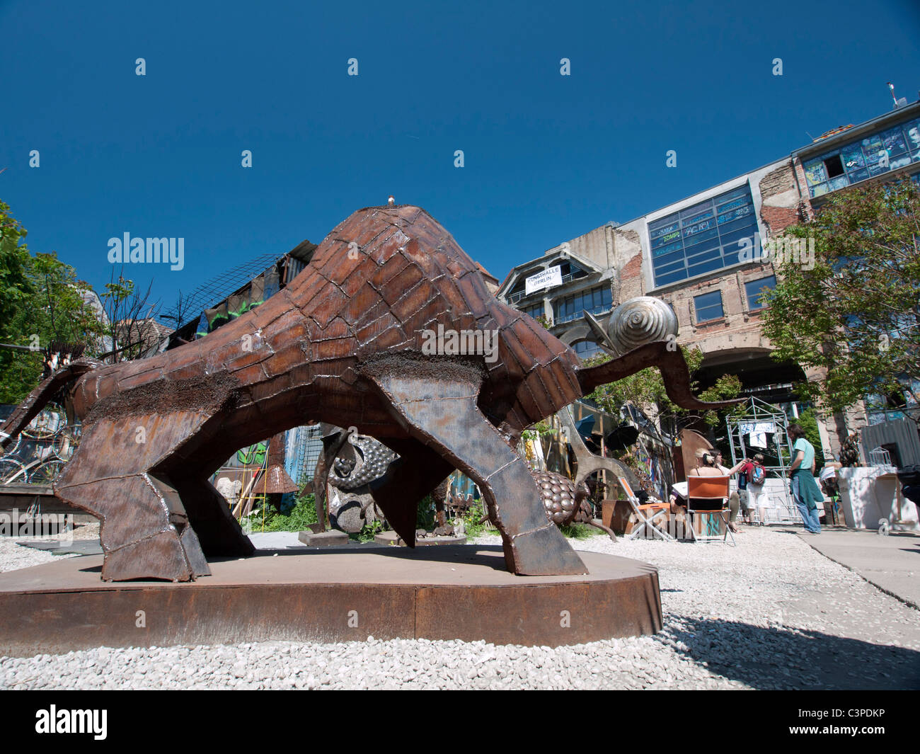 Rundown workshop hi-res stock photography and images - Alamy