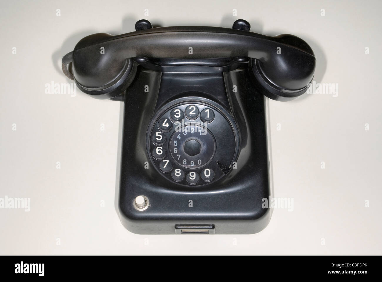 Old rotary dial phone hi-res stock photography and images - Alamy